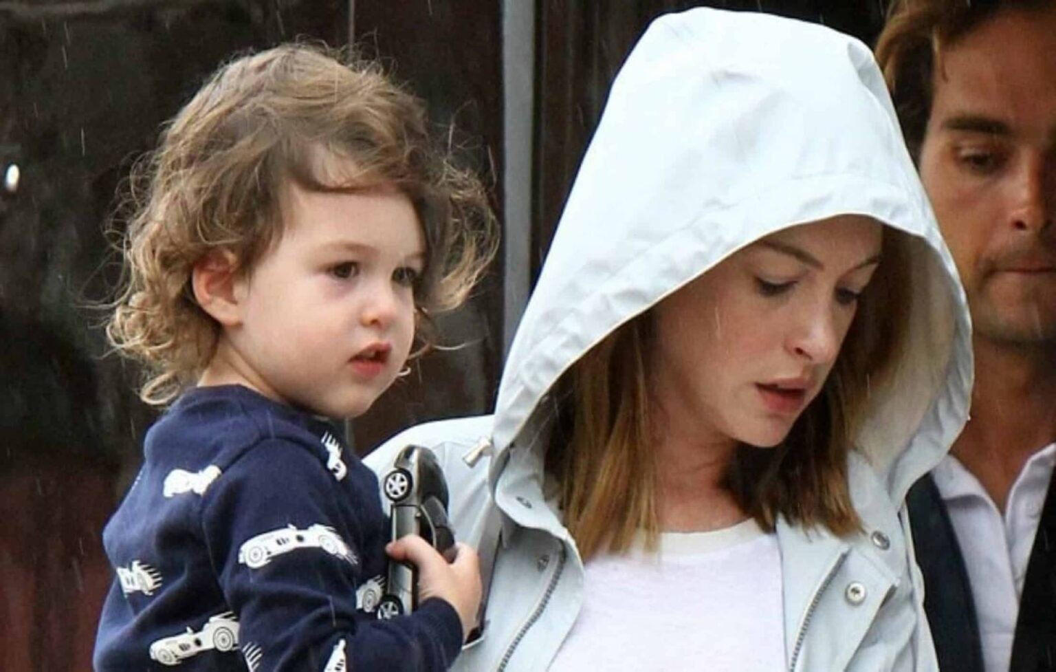 Jonathan Rosebanks Shulman: The Star Child Of Anne Hathaway And Adam ...